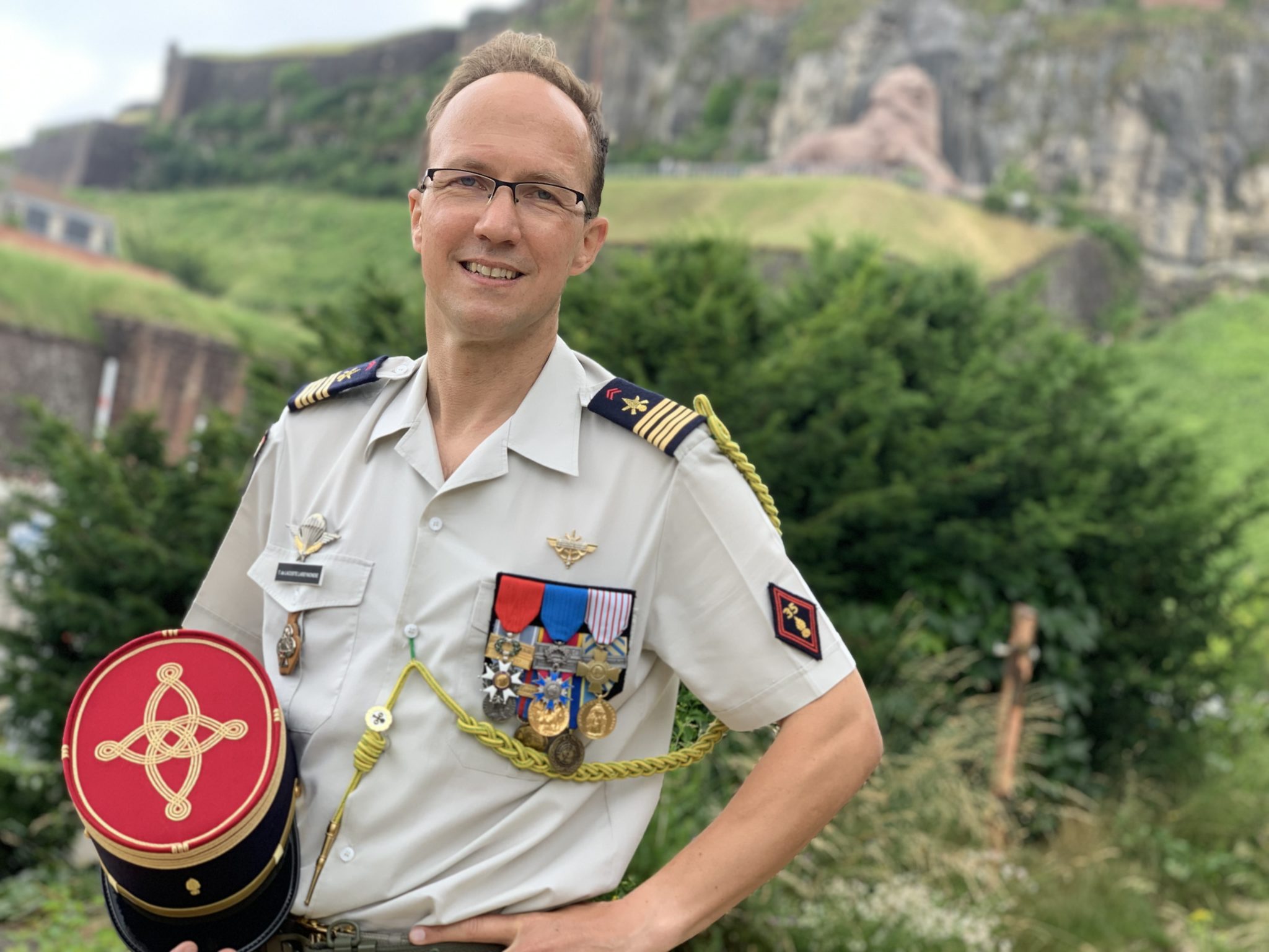 Le colonel Thibaut de Lacoste Lareymondie, nouveau chef de corps du 35e ...
