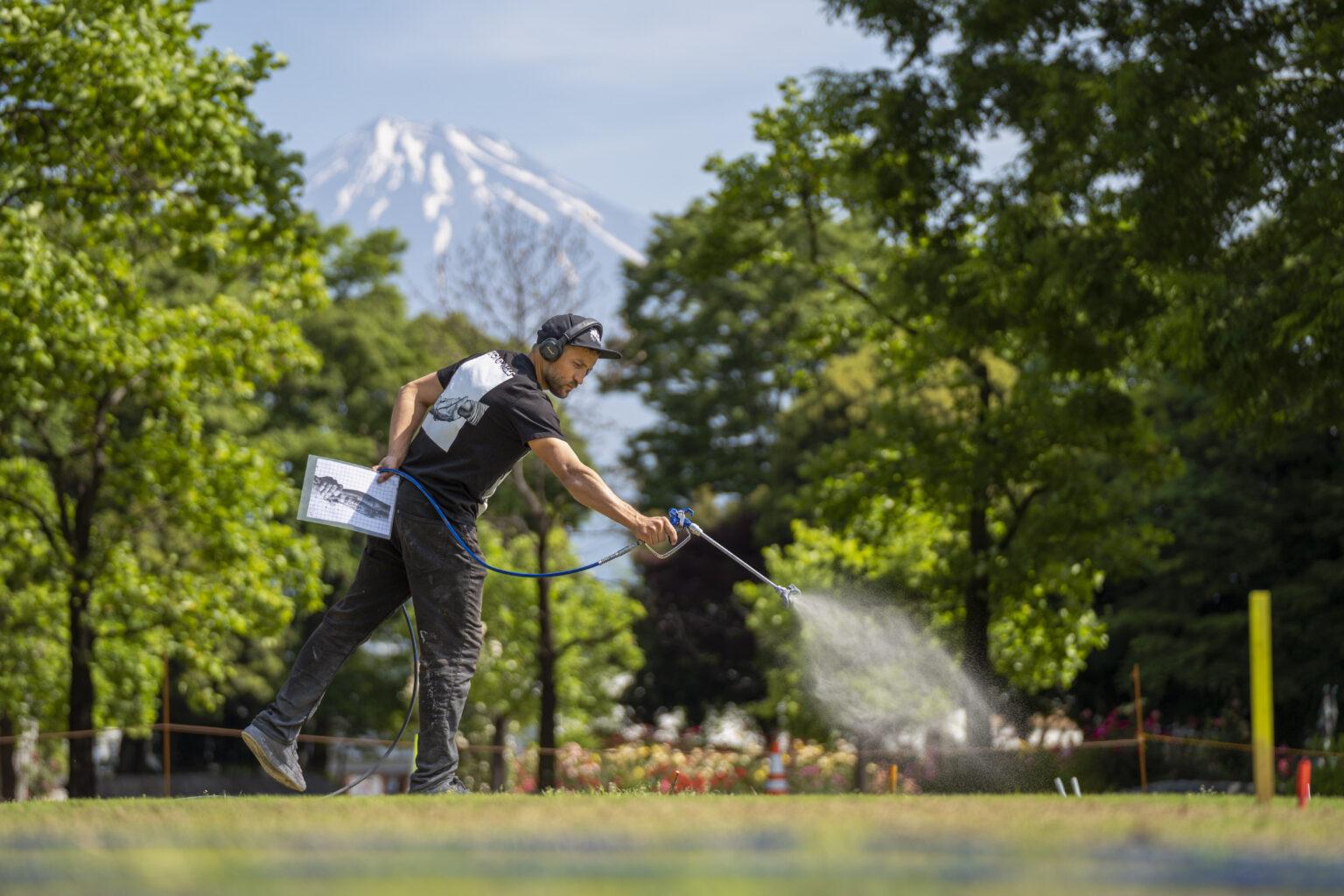 Saype, "land artiste" au chevet de l'humain et de la planète bleue