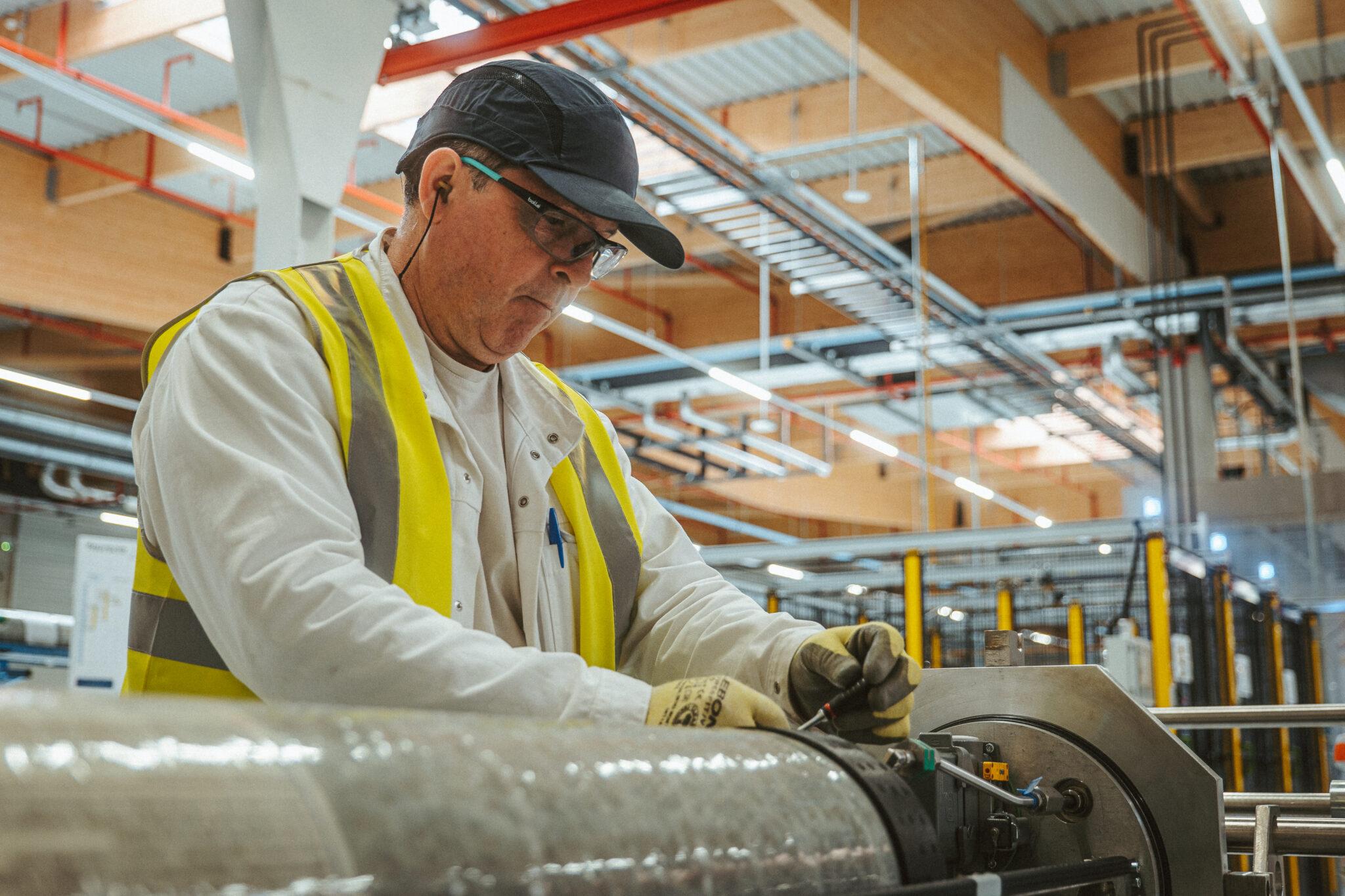 Allenjoie : au coeur de l'usine de réservoirs hydrogène de Faurecia